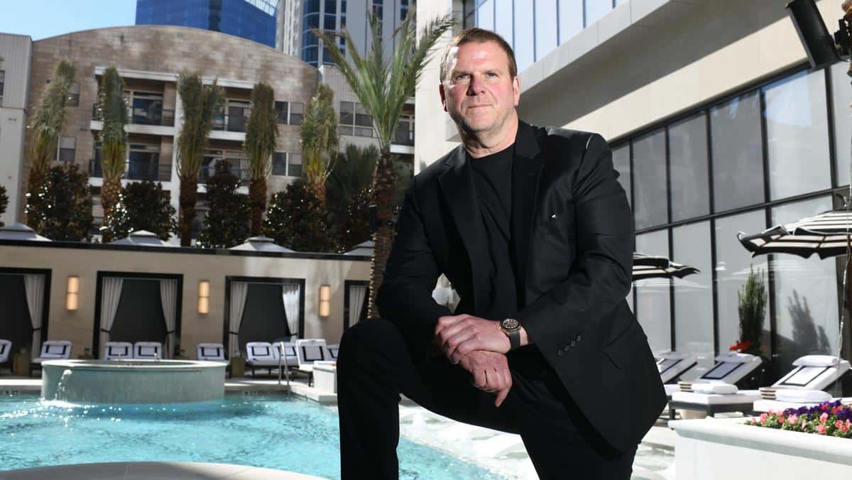 Tilman Fertitta in Exclusive Talks to Acquire Caesars Entertainment for ...